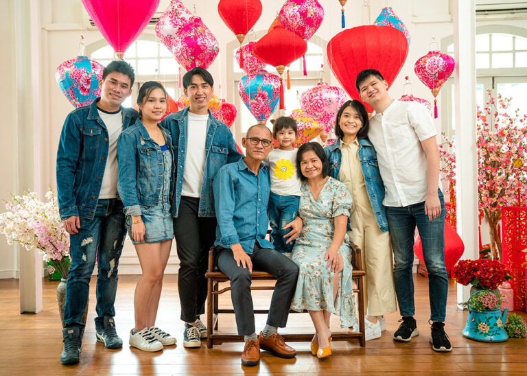 Lanterns & Firecrackers for CNY Family Photoshoot | White Room Studio